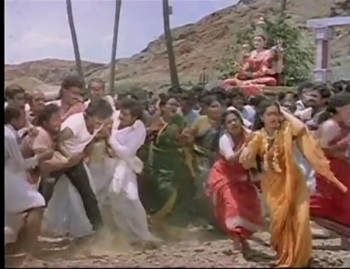 Interval Scenes from Superstar Rajinikanth Movies (Part 2) - Rajinifans.com