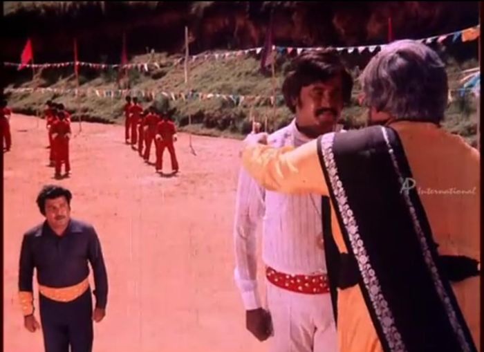 Interval Scenes from Superstar Rajinikanth Movies (Part 3) - Rajinifans.com